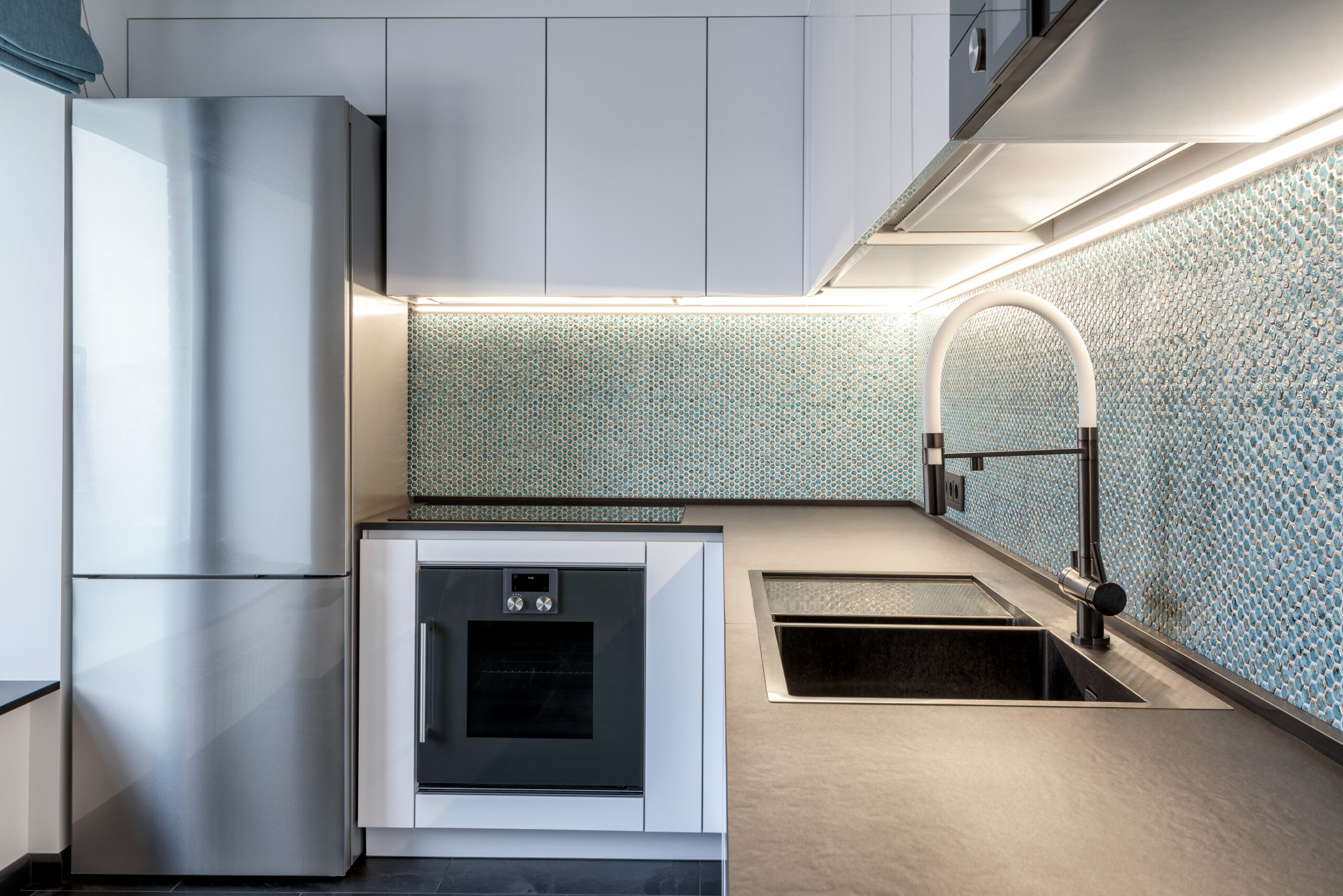 Maximizing Space in a Small Kitchen: Design Tips and Tricks - Mad City ...